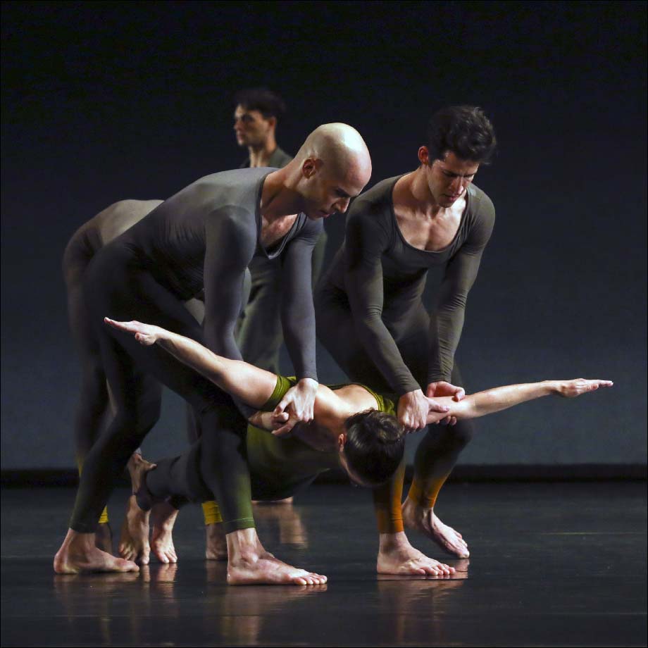 Danse: "Summerspace / Exchange" de Merce Cunnigham par le Ballet de l ...