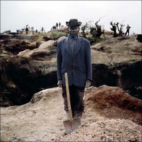 Colin Delfosse, Dancing Ashes, Nord Kivu, La Galerie Confluence