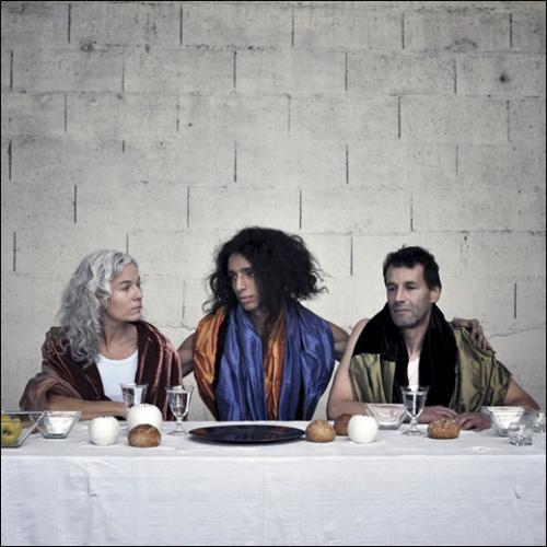 Manuela Ribeiro, expo "Très à table"